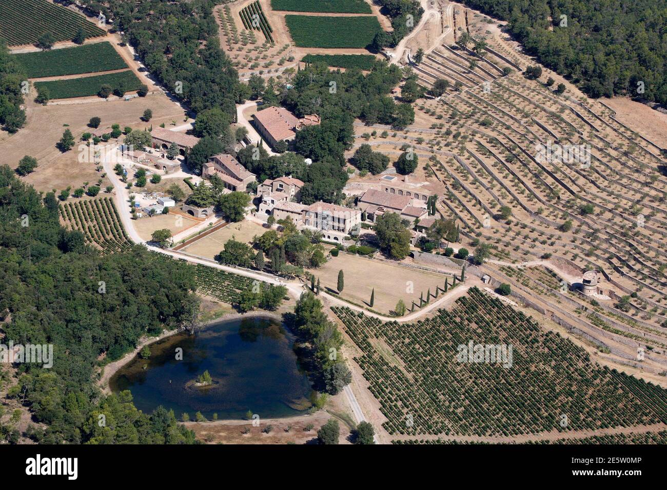 Chateau miraval brad angelina hi-res stock photography and images - Alamy