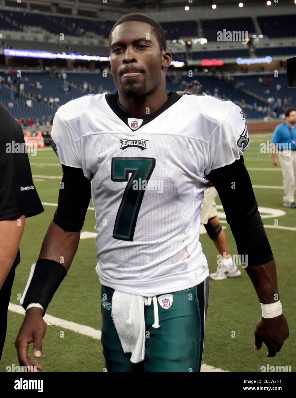 Michael vick football hi-res stock photography and images - Alamy