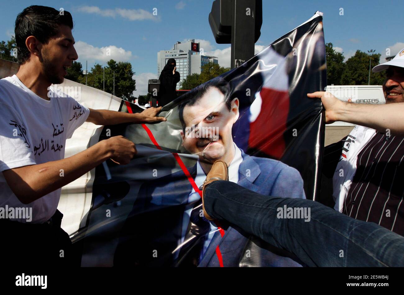 Bashar al assad poster hi-res stock photography and images - Alamy