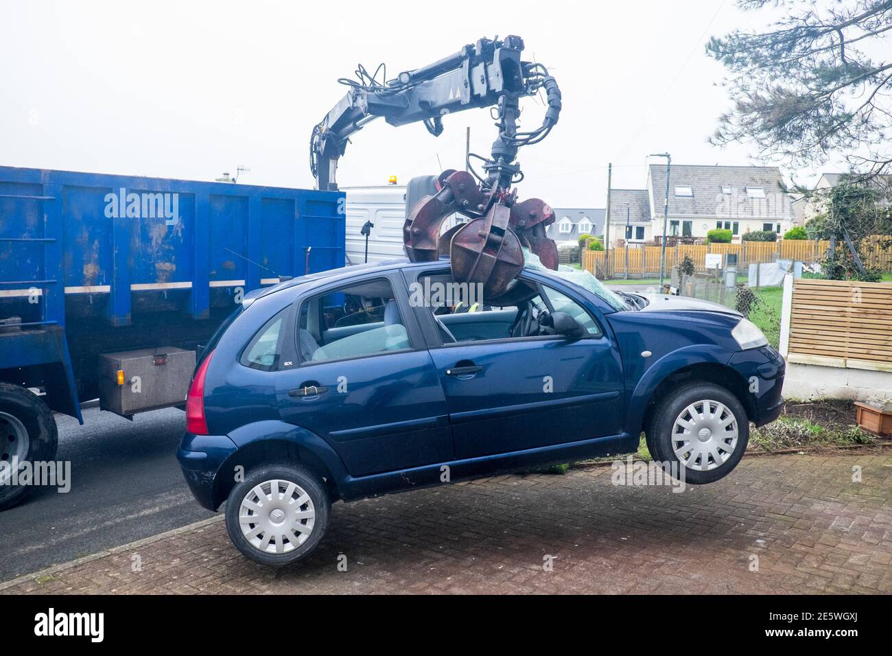 Mobile recycling vehicle hi-res stock photography and images - Alamy
