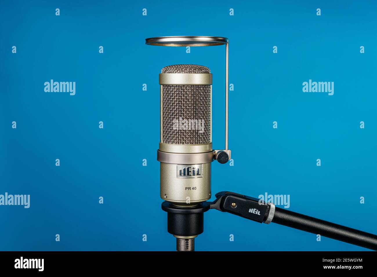 Heil mic hi-res stock photography and images - Alamy