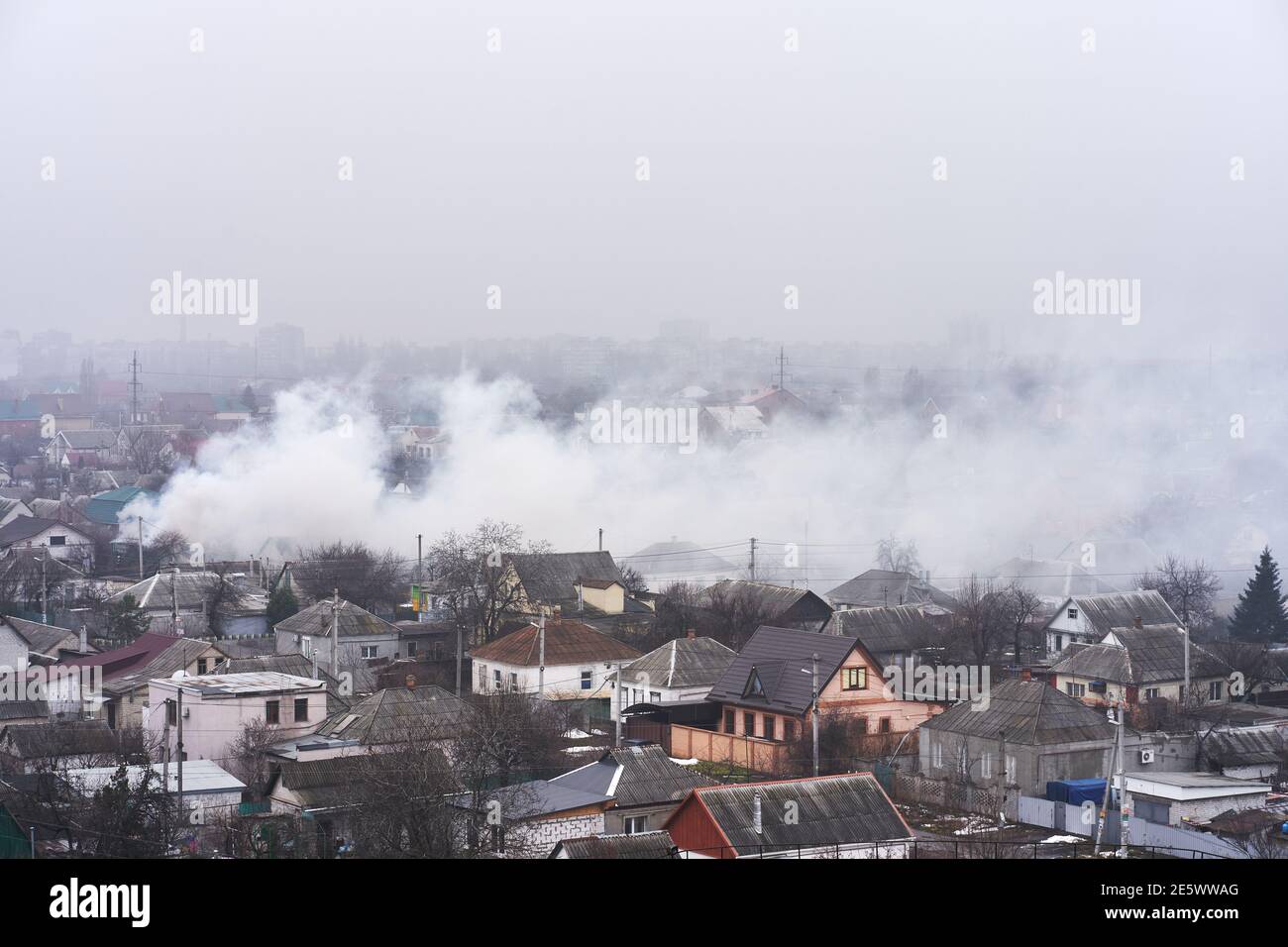 Aerial view house on fire hi-res stock photography and images - Alamy