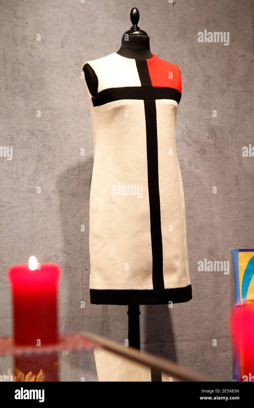 Mondrian dress yves saint laurent hi-res stock photography and images ...