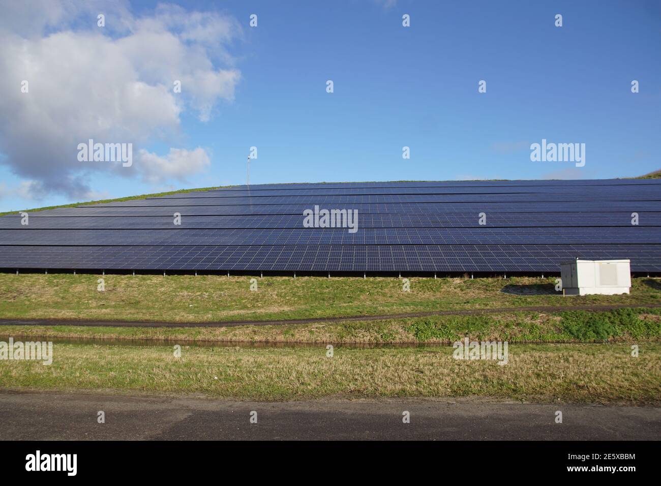 Holland photovoltaic solar cells hi-res stock photography and images ...