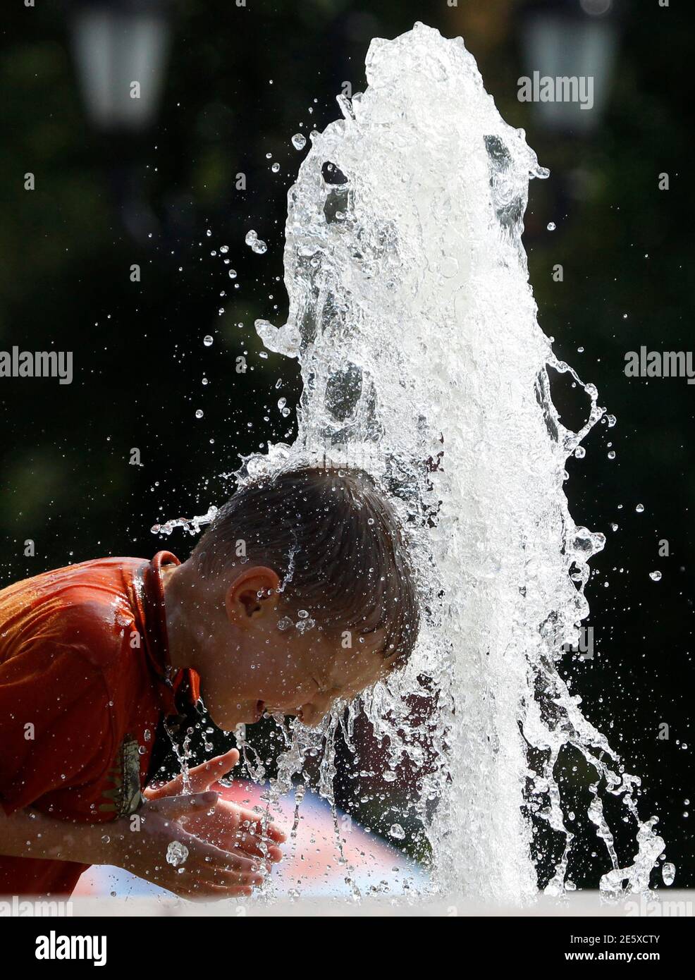 91 degrees fahrenheit hi-res stock photography and images - Alamy