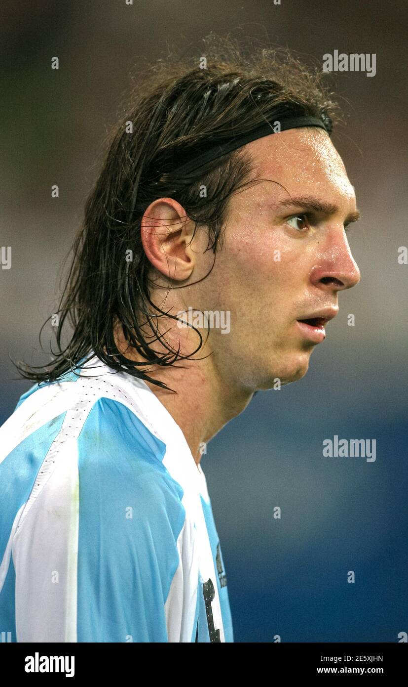 Lionel messi 2008 olympic soccer hi-res stock photography and images ...