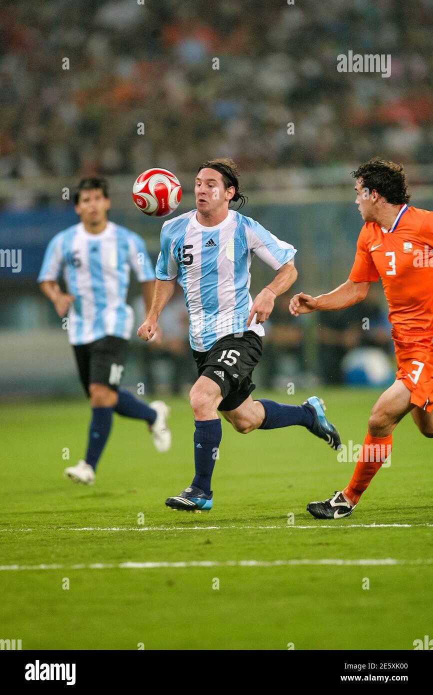 Lionel messi 2008 olympic soccer hi-res stock photography and images ...