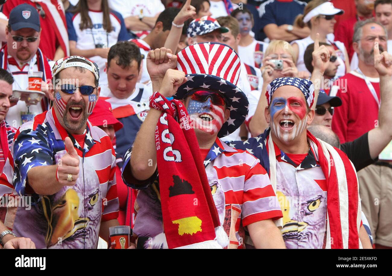 American soccer fans supporting their National team Stock Photo - Alamy
