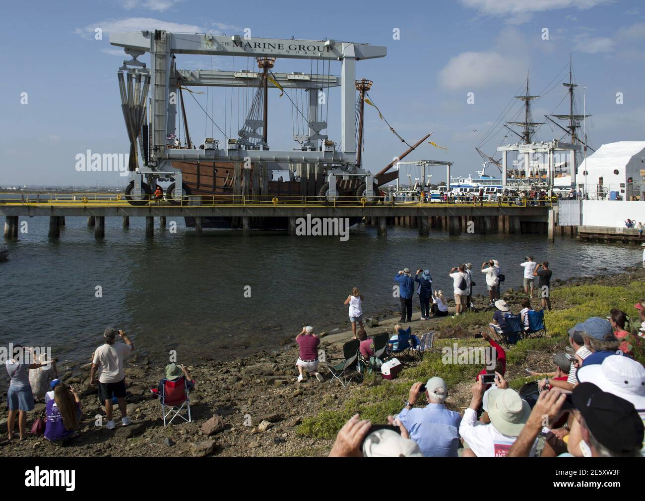 150 feet wide hi-res stock photography and images - Alamy