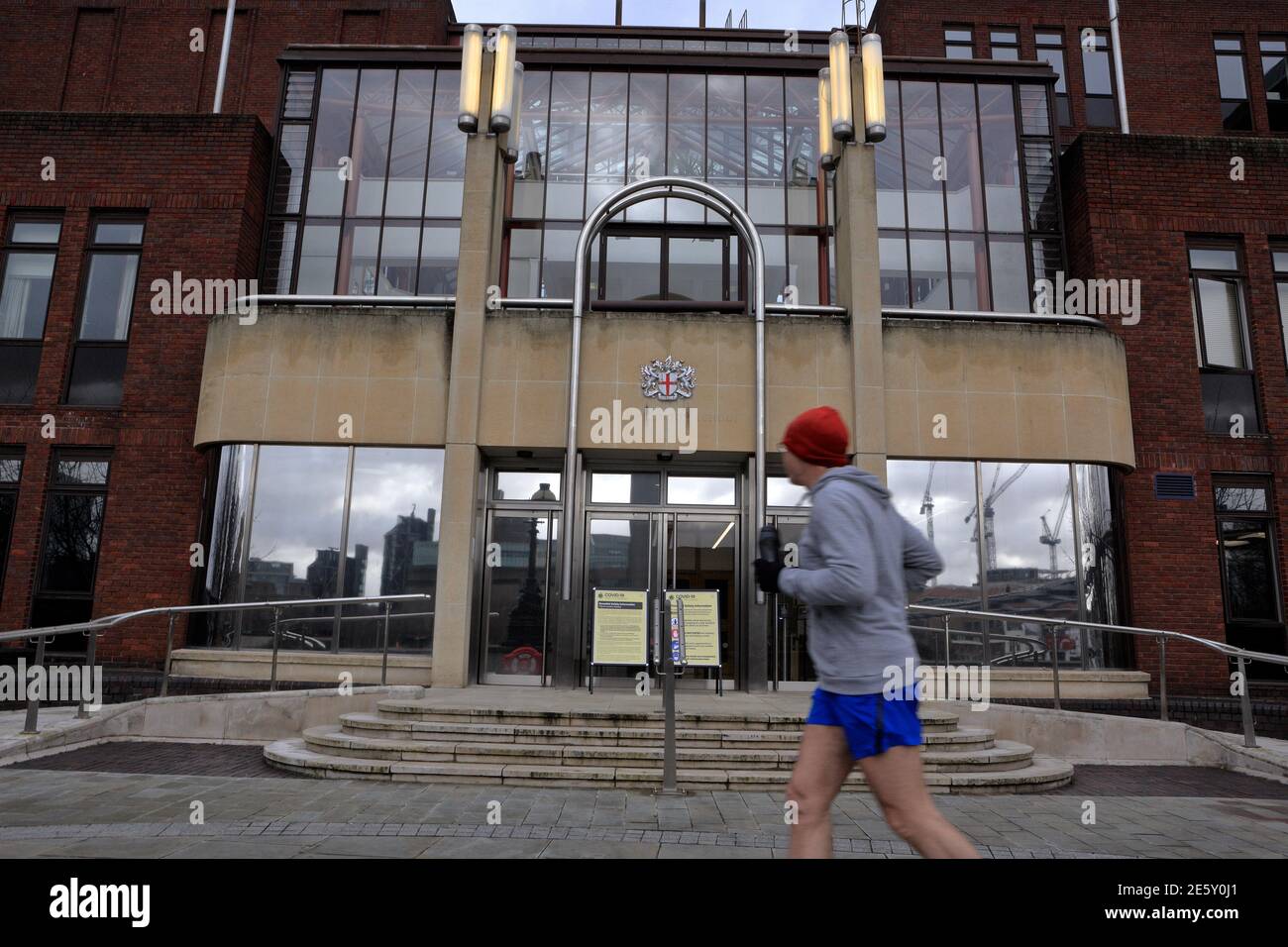 London secondary school pupils uk hi-res stock photography and images ...