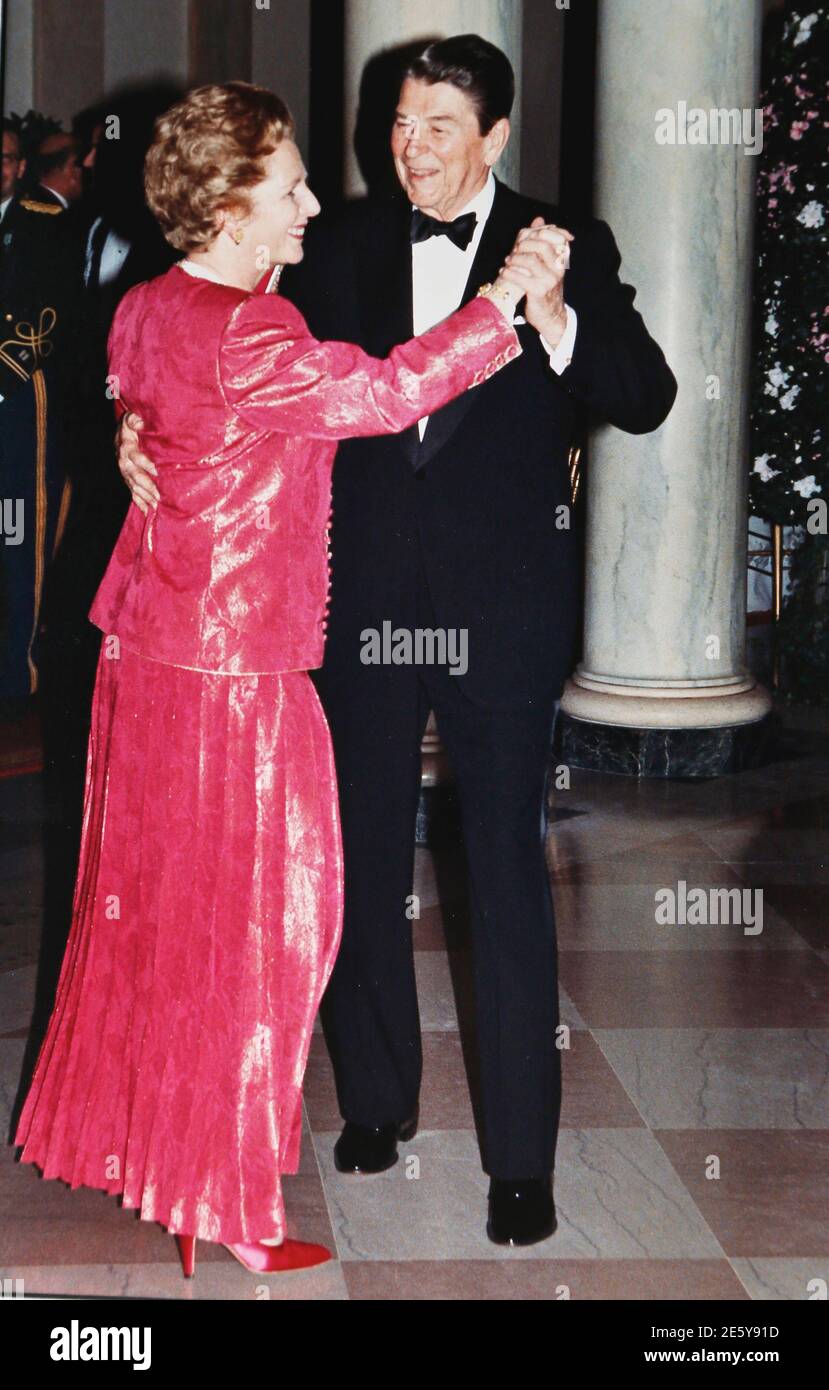 Reagan and thatcher 1981 hi-res stock photography and images - Alamy