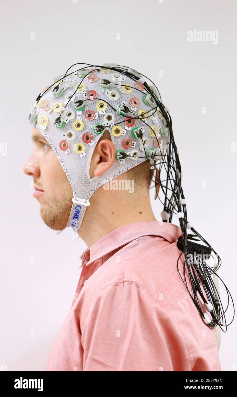 Eeg computer hi-res stock photography and images - Alamy