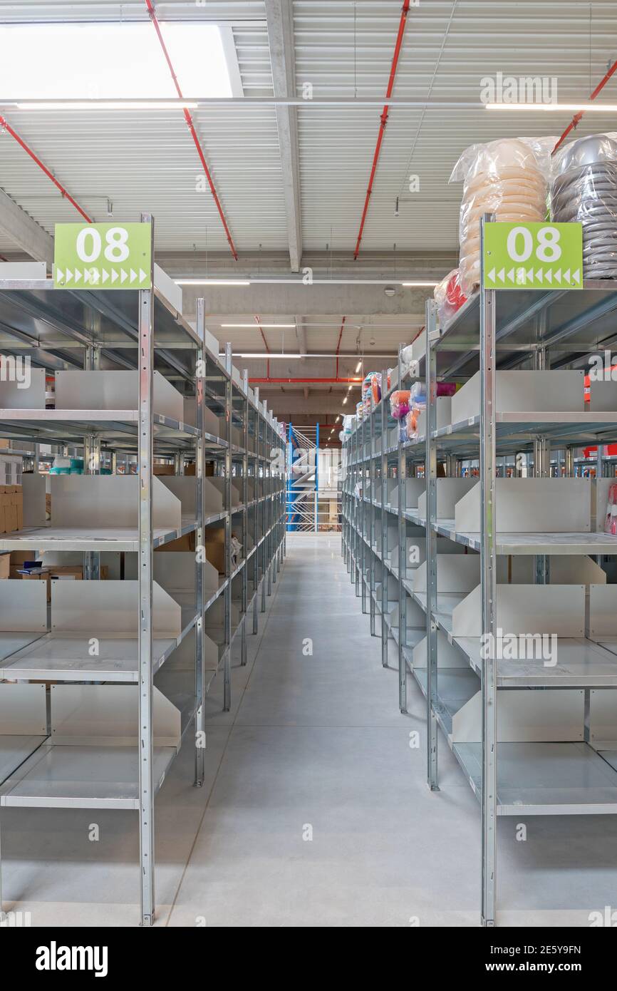 Industry distribution and picking hi-res stock photography and images ...