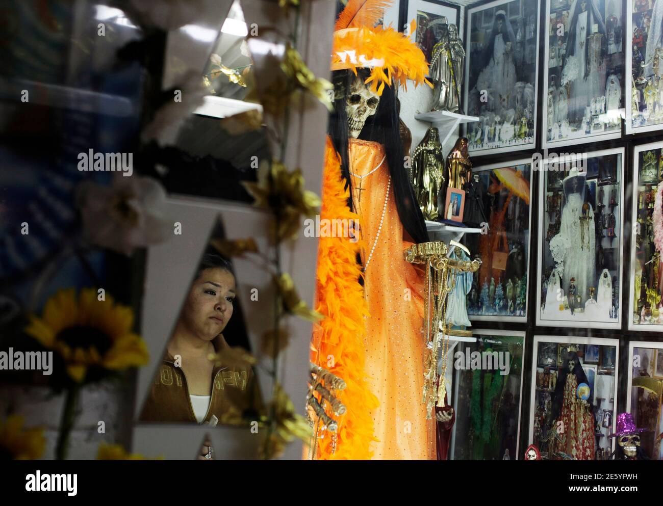 Santa muerte shrine mexico city hi-res stock photography and images - Alamy
