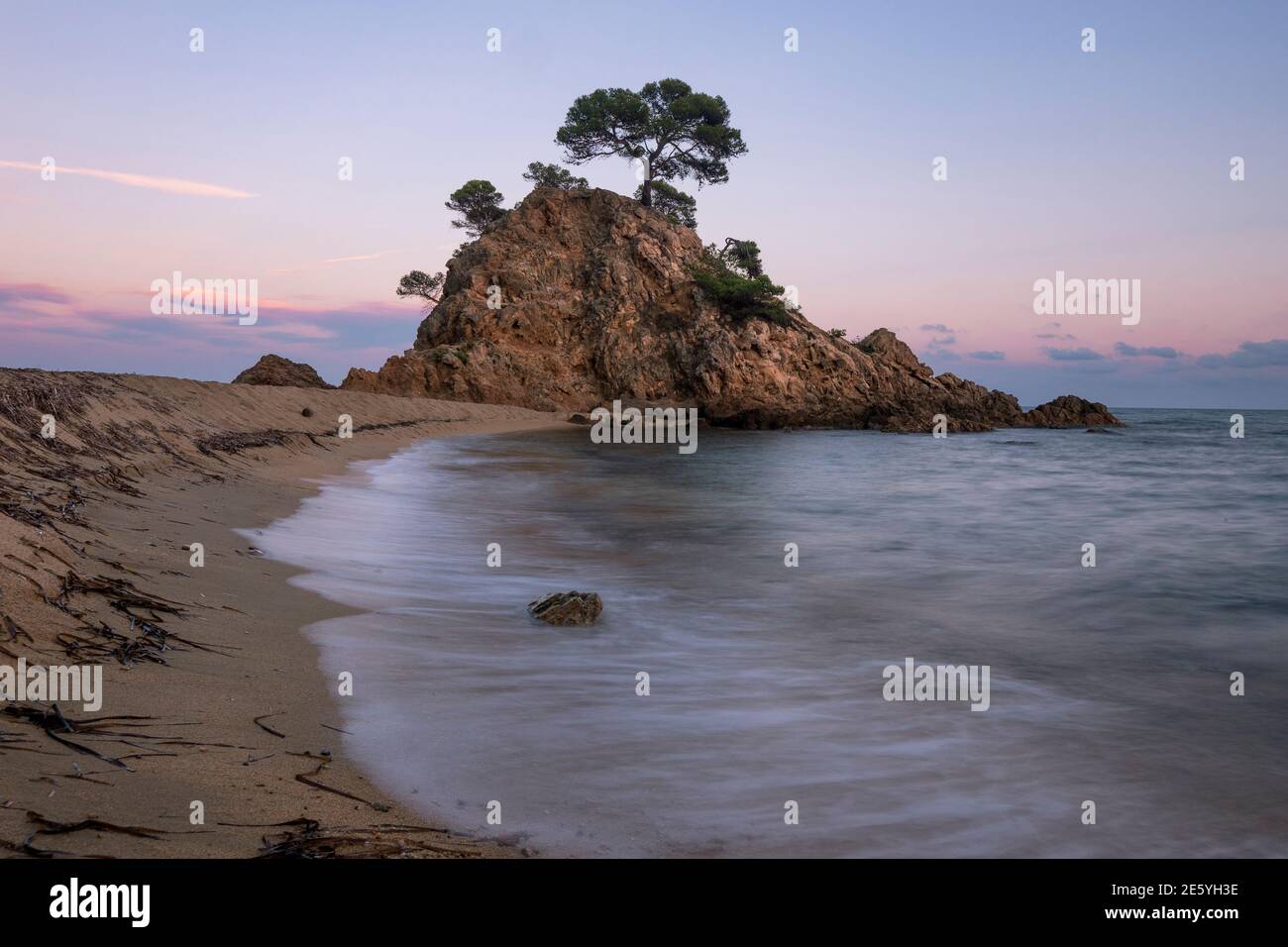 Cove cap roig hi-res stock photography and images - Alamy