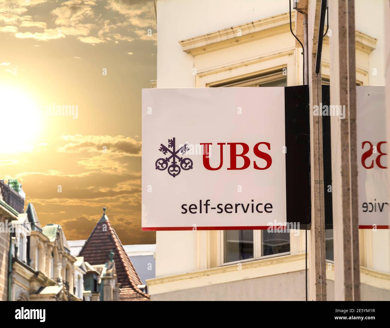 Switzerland zurich swiss insurance building hi-res stock photography ...