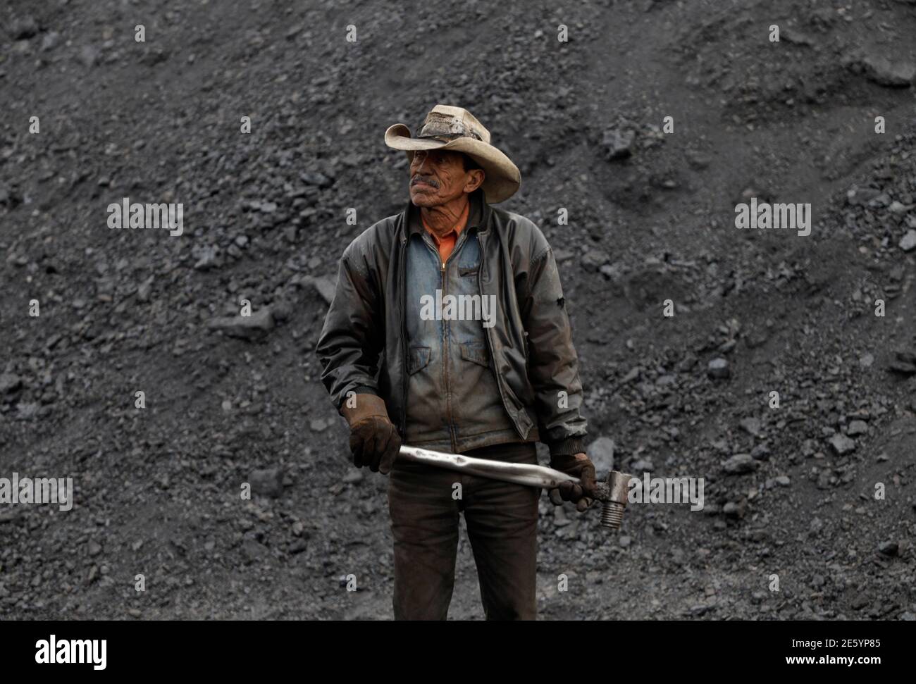 Knowing men hi-res stock photography and images - Alamy