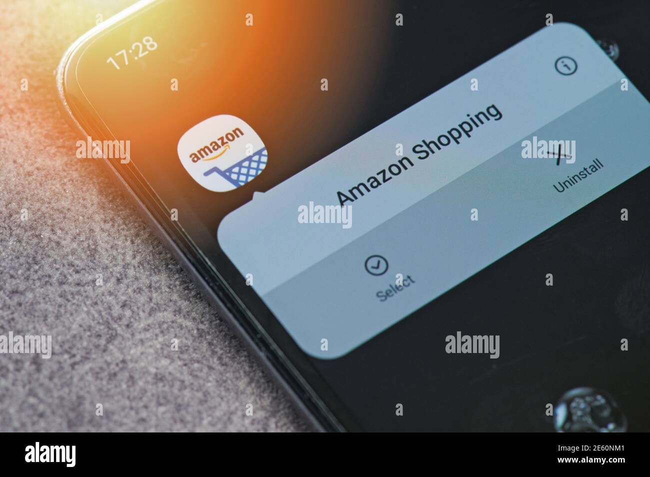 New amazon shopping app icon hi-res stock photography and images - Alamy