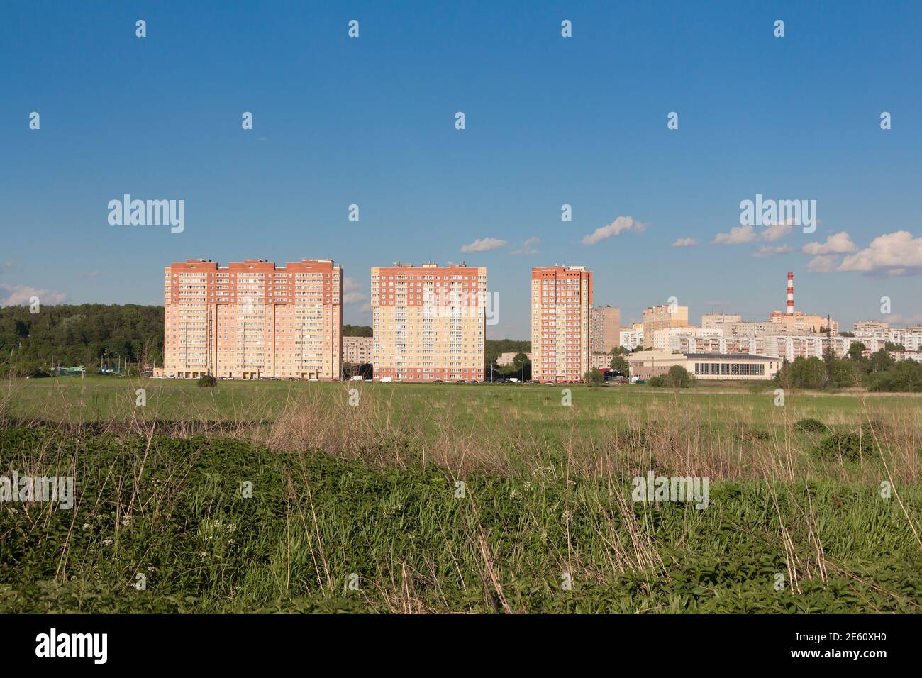 Small town background, suburban area, blue sky, summer field Stock ...