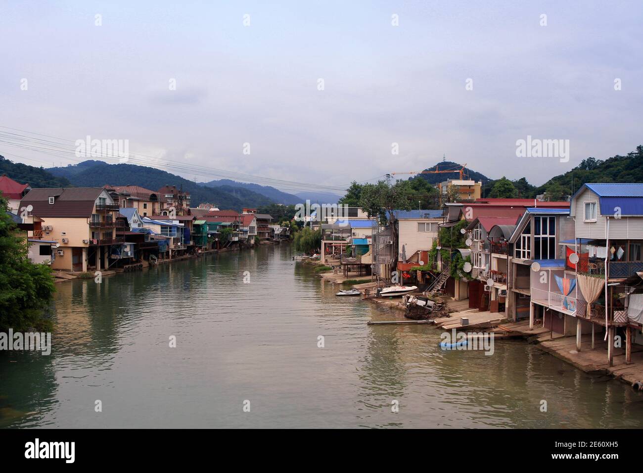 House river boat mountain hi-res stock photography and images - Alamy