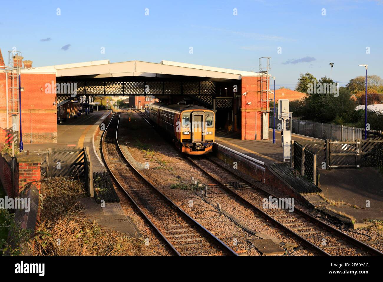 153311 EMR, East Midlands Railway Regional, Grimsby Railway Station ...