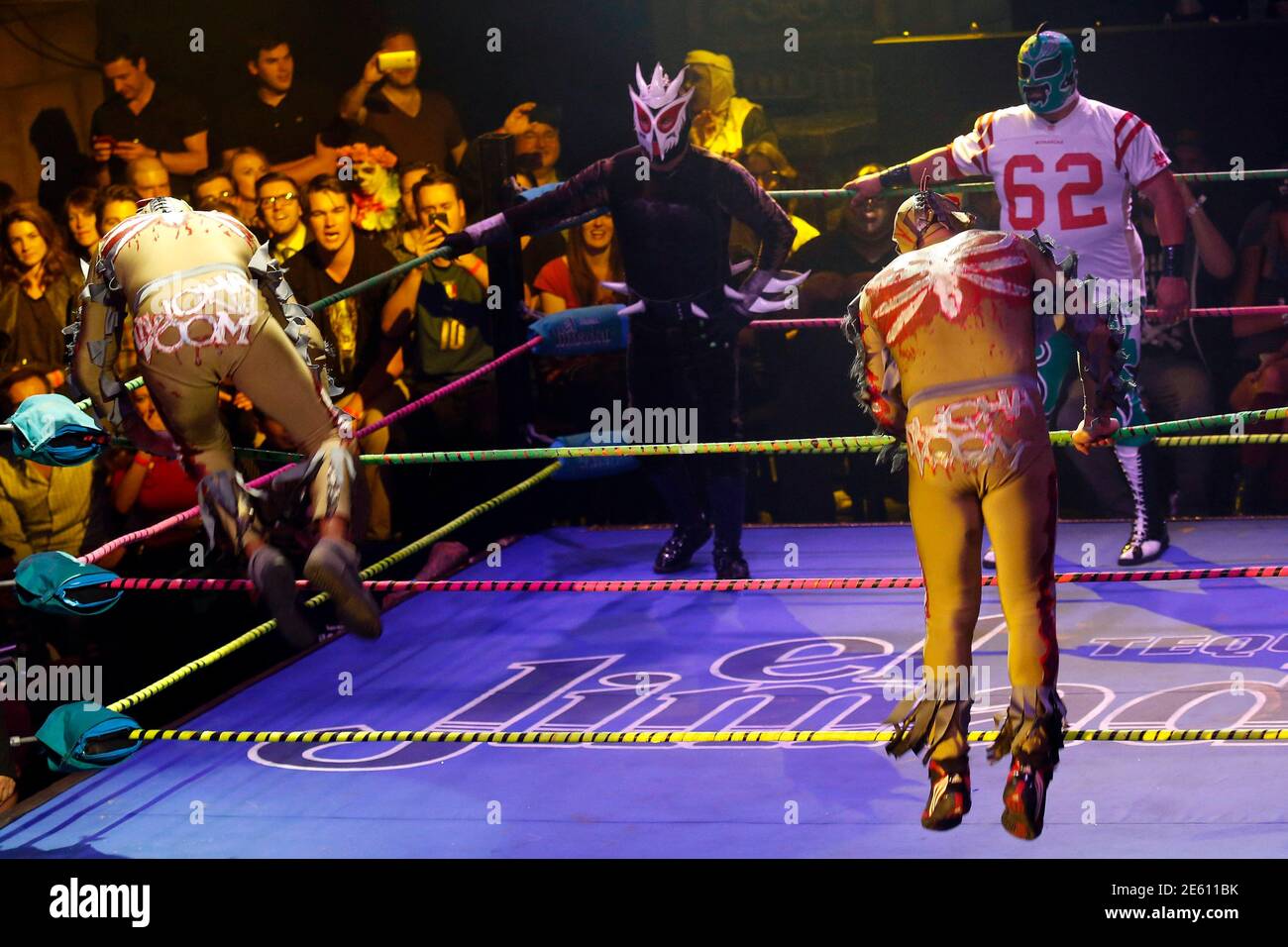 Lucha libre wrestlers hi-res stock photography and images - Alamy
