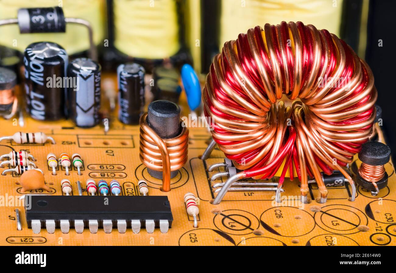 Magnetic field coil hi-res stock photography and images - Alamy