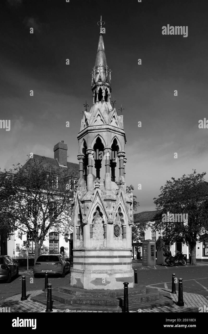Town centre view and the Stanhope Memorial, Horncastle town ...