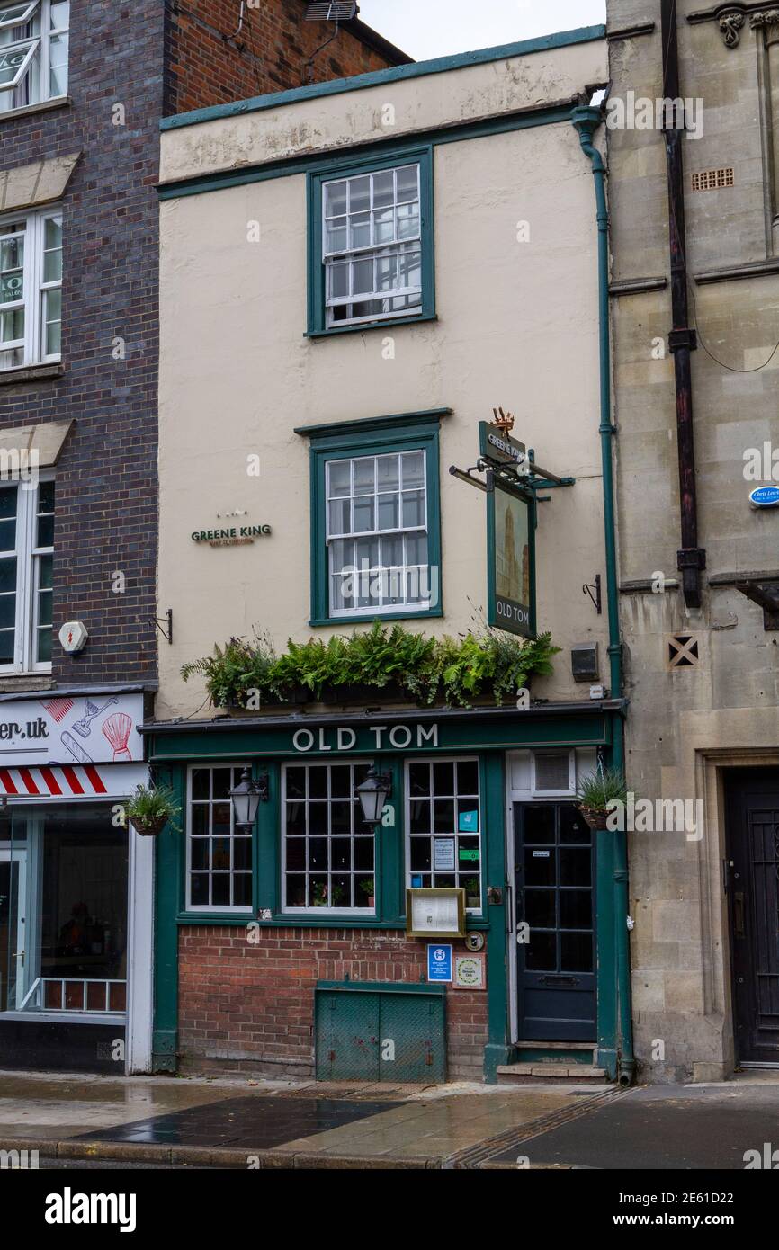 Traditional public house hi-res stock photography and images - Alamy
