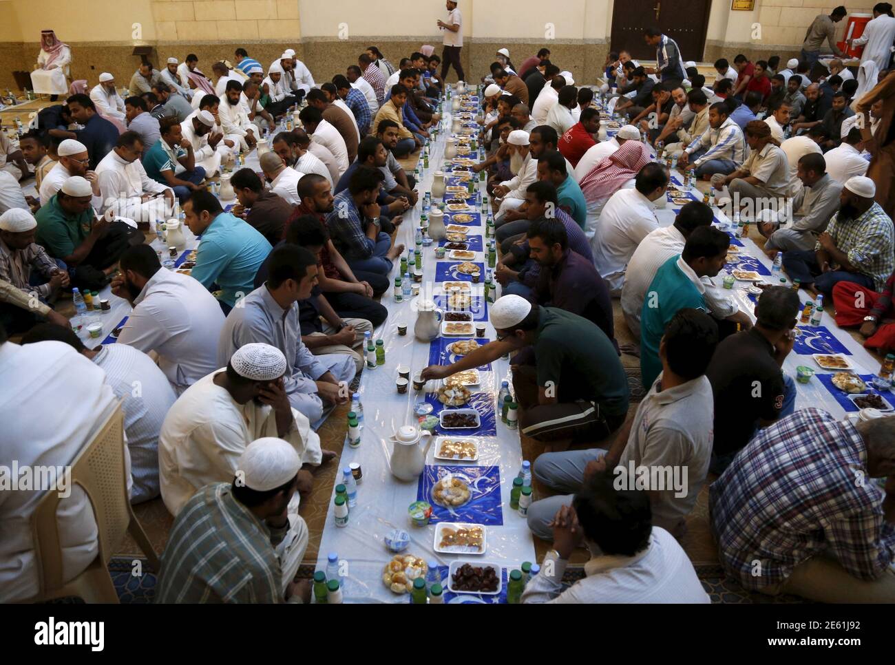 Al rajhi mosque and riyadh hi-res stock photography and images - Alamy