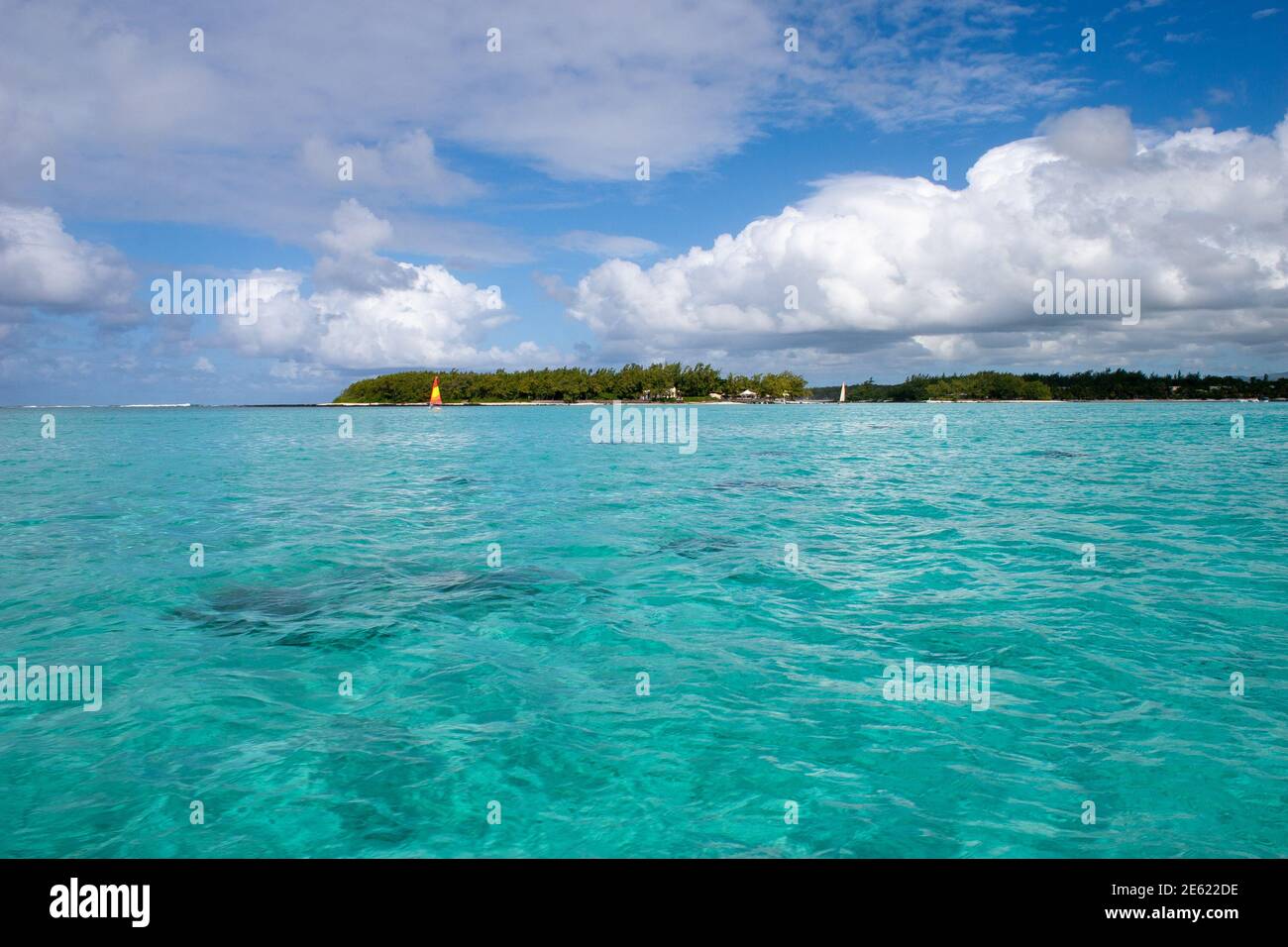 Mauritius island: Turquoise lagoon, coral reef Stock Photo - Alamy