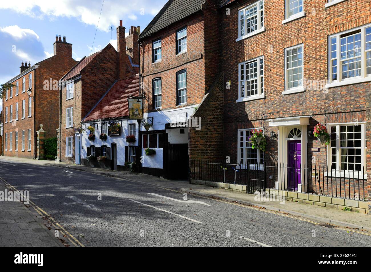 The Wheatsheaf Pub, Louth town, East Lindsey, Lincolnshire, England; UK Stock Photo - Alamy
