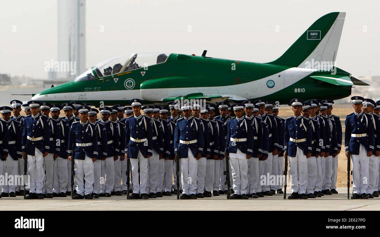 Military college graduation hi-res stock photography and images - Alamy