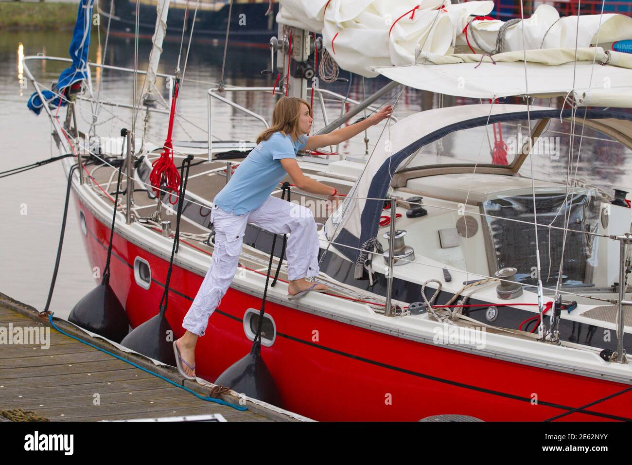 Laura dekker sailing hi-res stock photography and images - Alamy