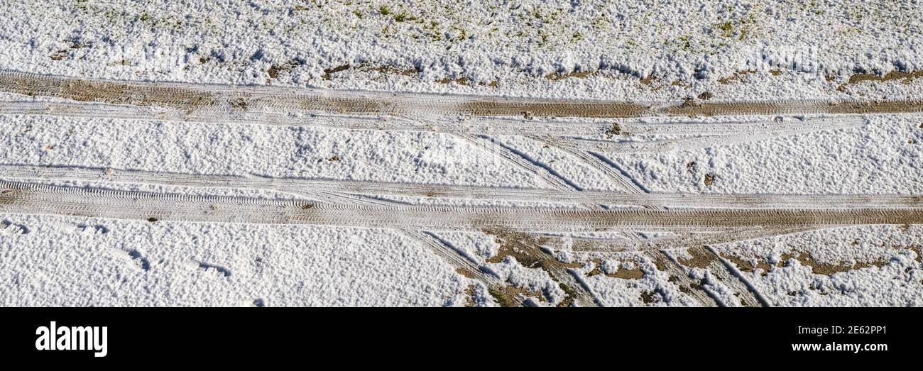 Car track and high angle hi-res stock photography and images - Alamy