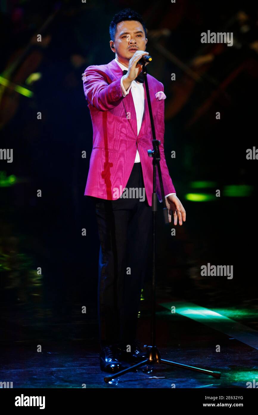Anthony wong singer hi-res stock photography and images - Alamy