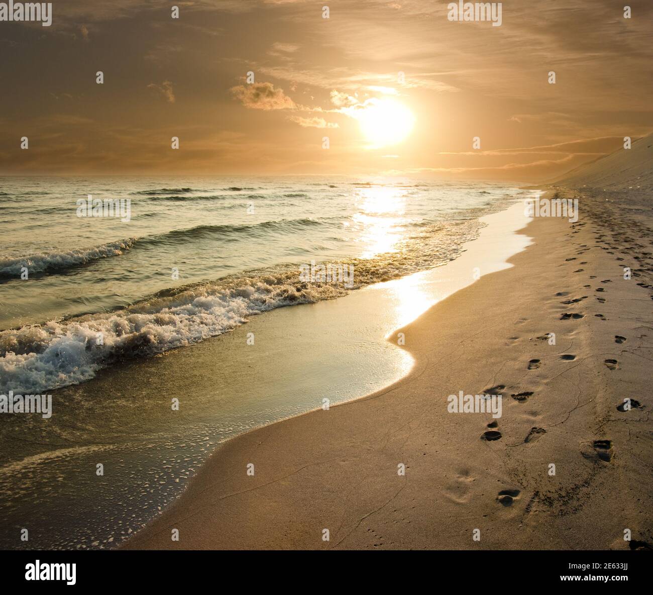 Dark moody sunset on beach hi-res stock photography and images - Alamy