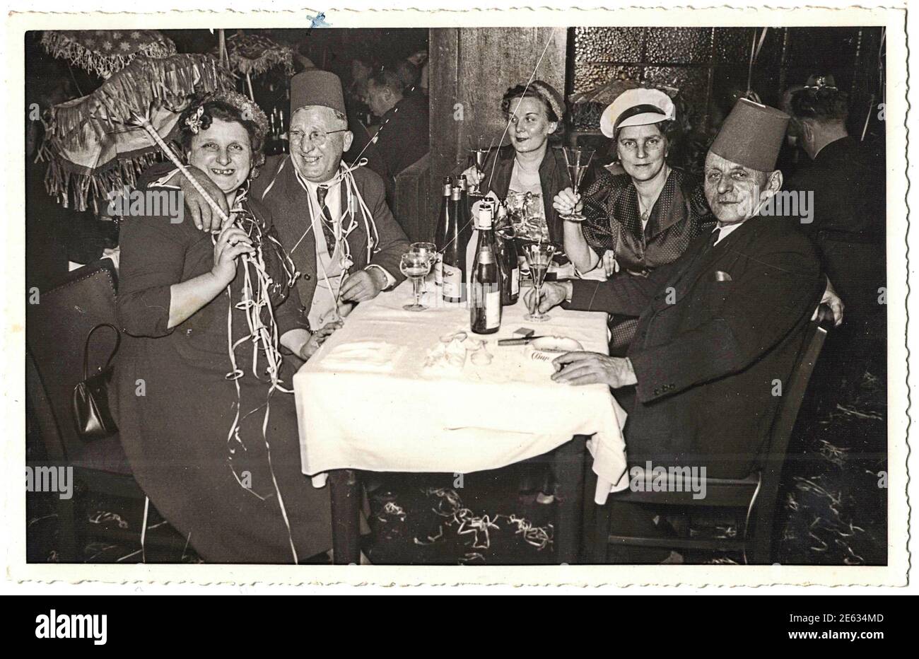 HAMBURG, GERMANY - CIRCA 1950s: Retro photo shows social event ...