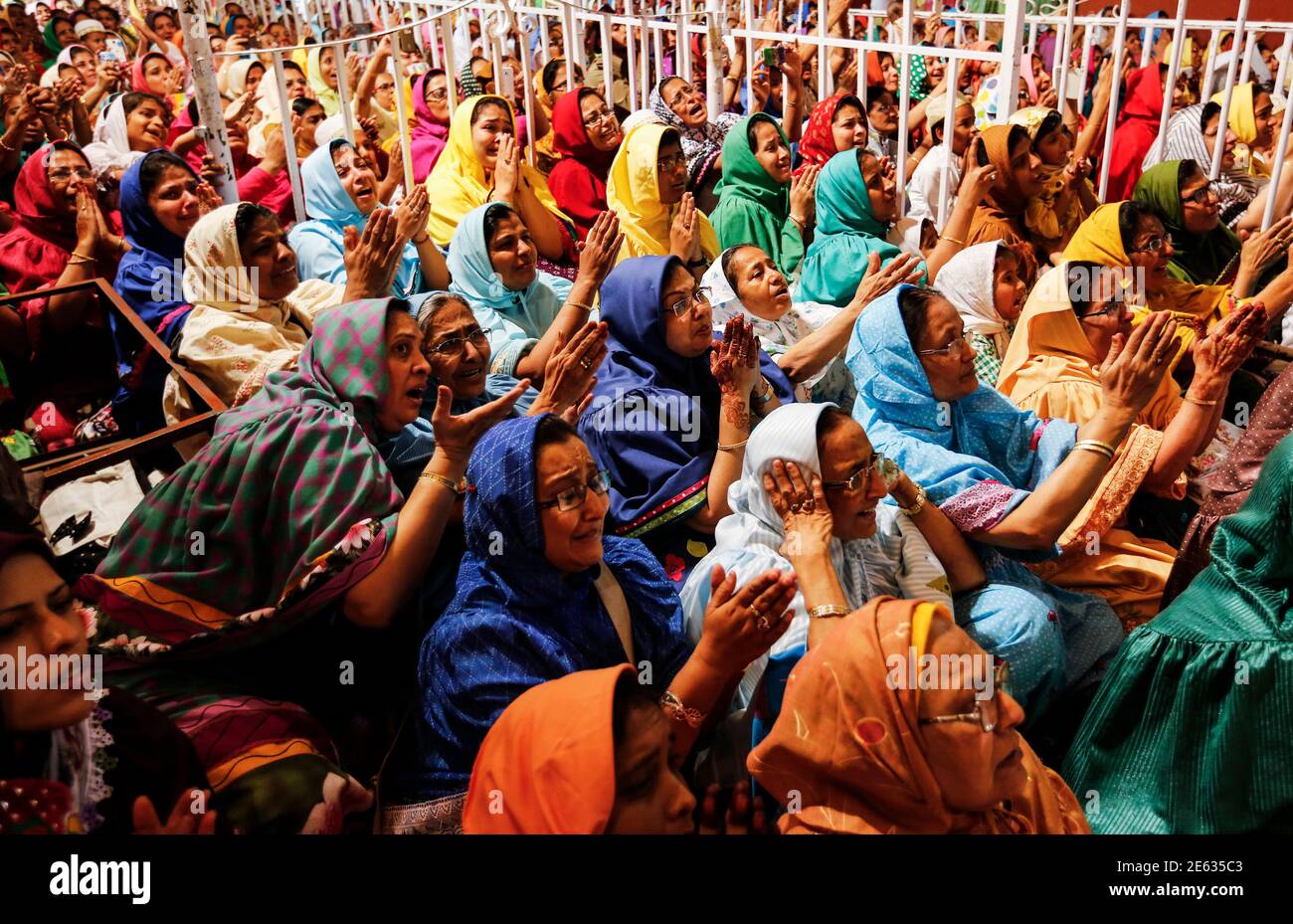 Dawoodi bohra leader hi-res stock photography and images - Alamy