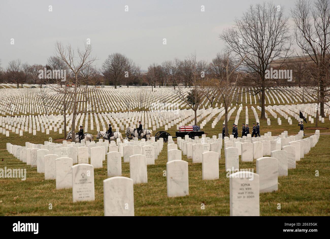Arlington cemetery horse drawn caisson hi-res stock photography and ...