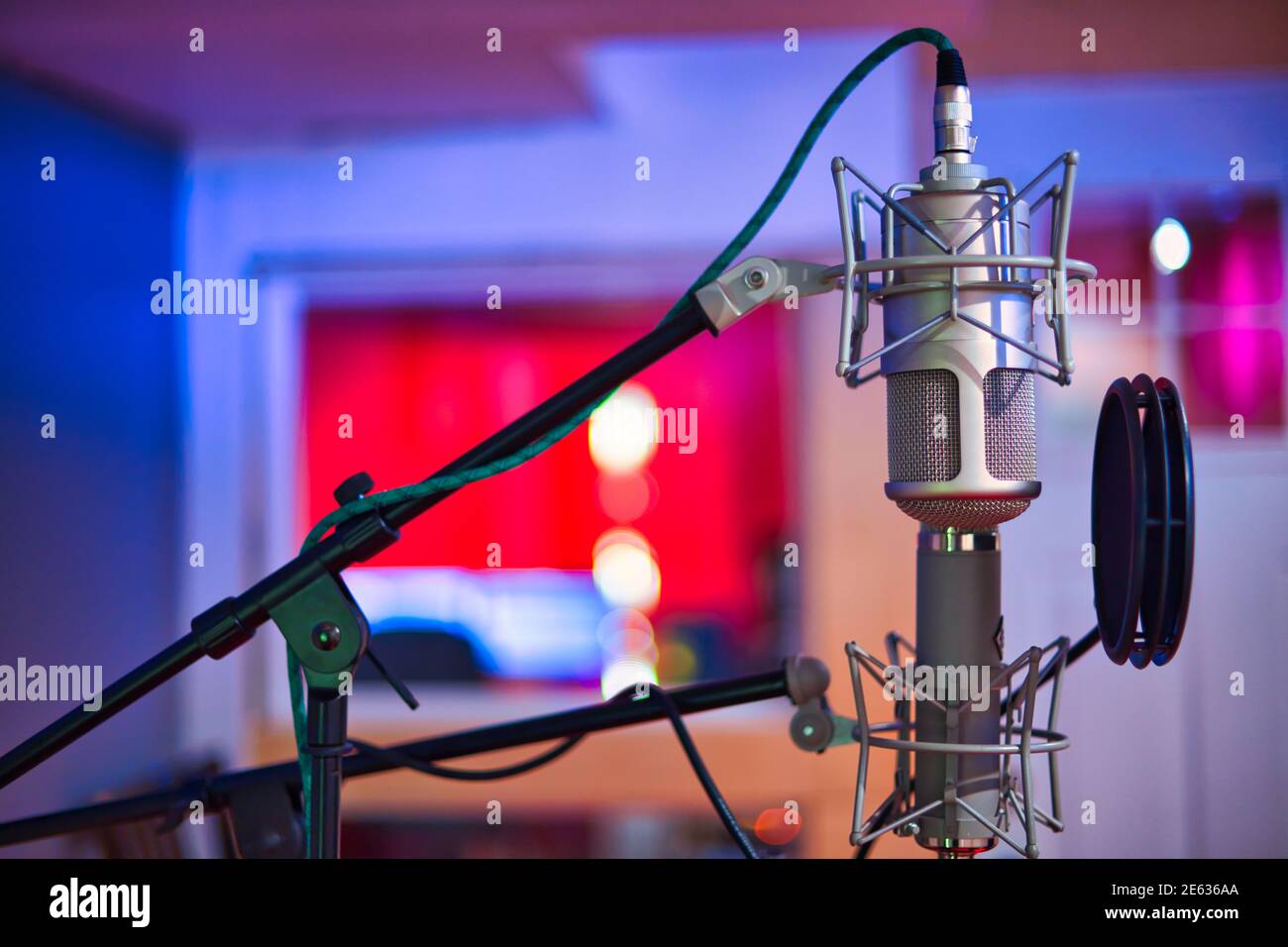 Mic detail hi-res stock photography and images - Alamy