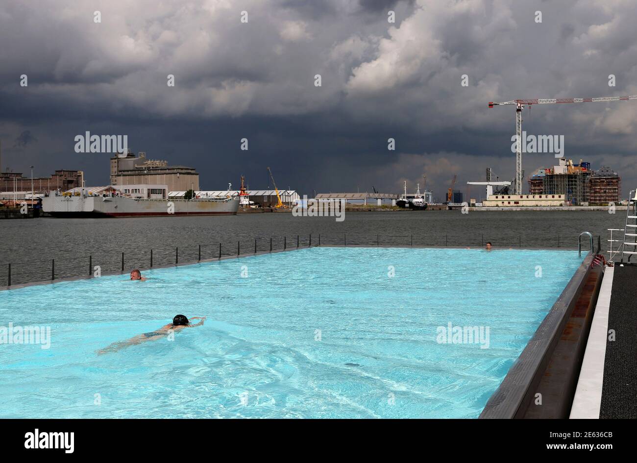 Floating pool barge hi-res stock photography and images - Alamy