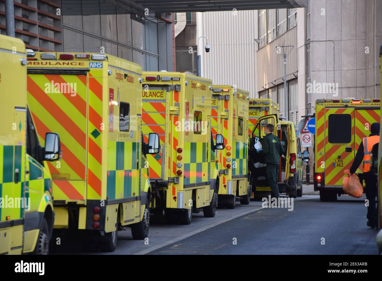 Queue of ambulances hi-res stock photography and images - Alamy