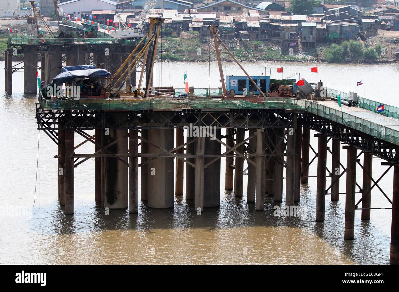 Chroy changvar bridge cambodia hi-res stock photography and images - Alamy