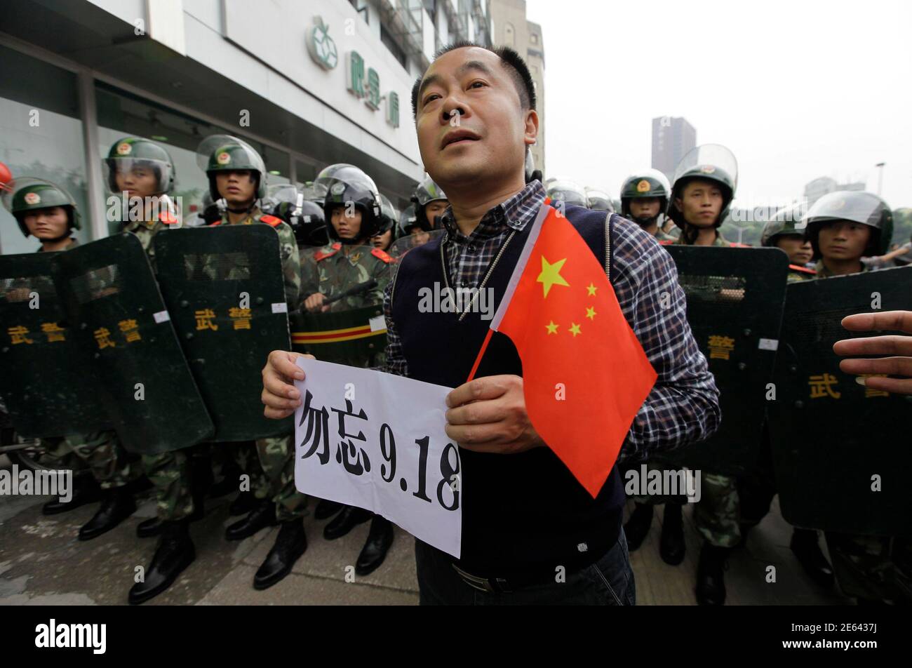 China protests paper hi-res stock photography and images - Alamy