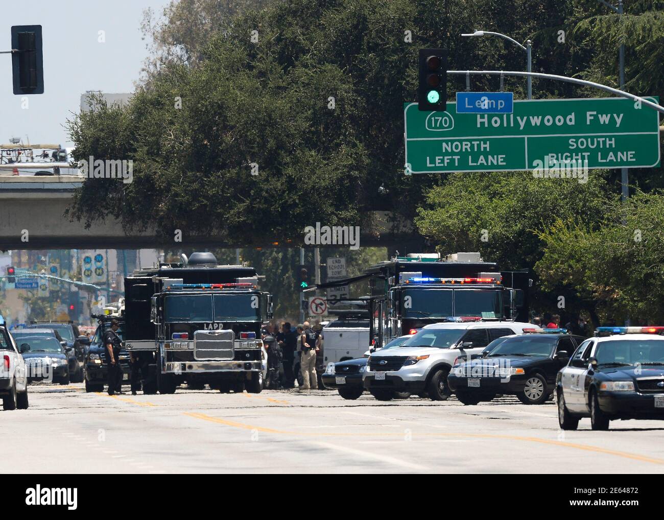 Los angeles police swat members hi-res stock photography and images - Alamy