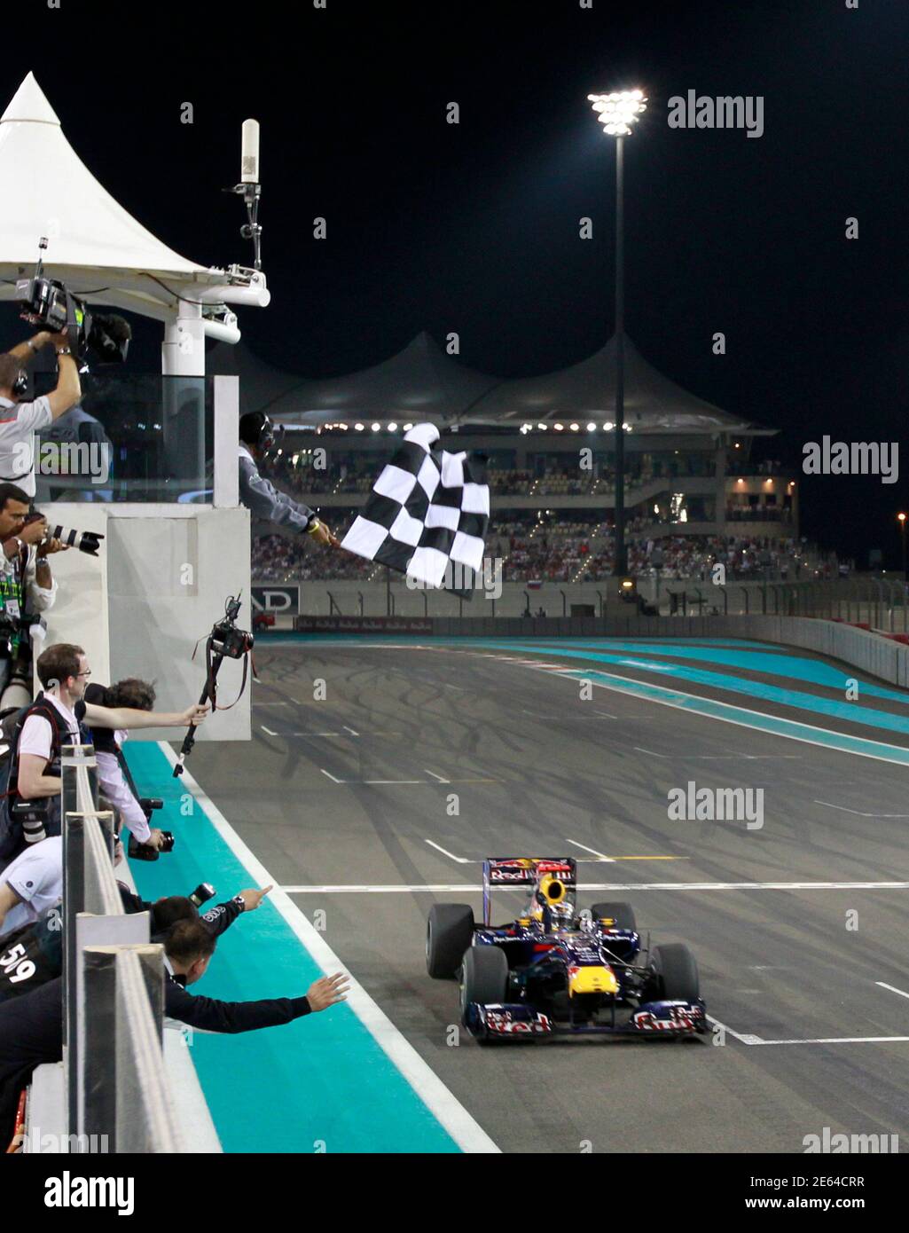 Abu dhabi grand prix finish hi-res stock photography and images - Alamy