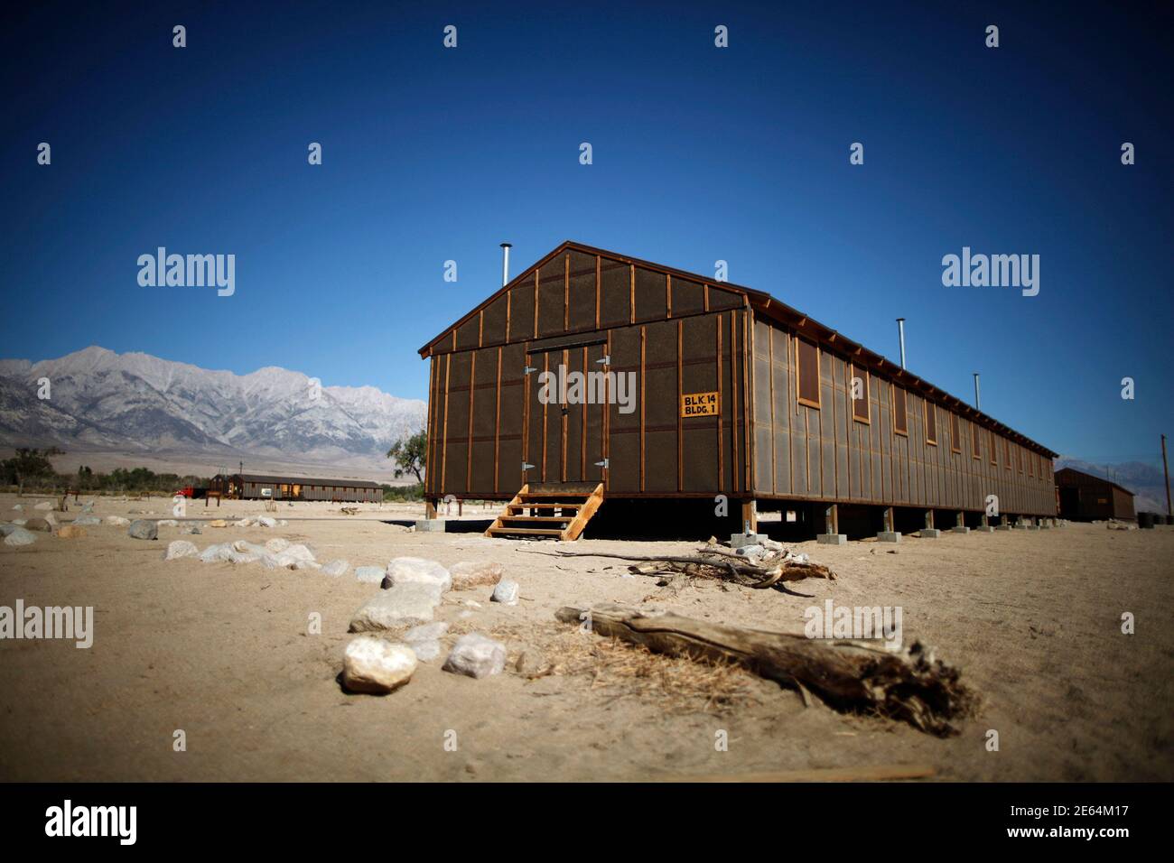 Manzanar 1942 hi-res stock photography and images - Alamy