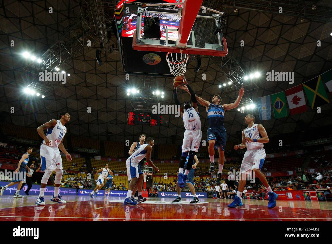 Marcos mata basketball hi-res stock photography and images - Alamy