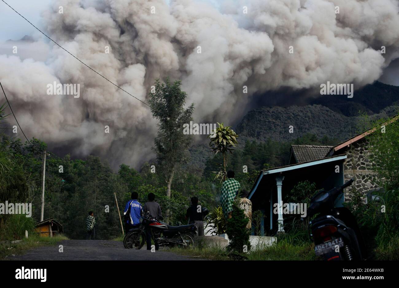 Mount merapi, indonesia 2010 hi-res stock photography and images - Alamy